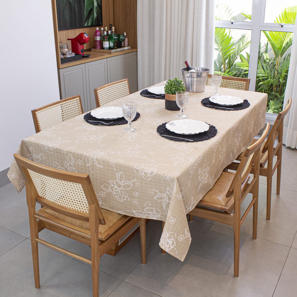 Toalha de Mesa 8 Lugares Texturatta - Azaléia - Cozzilar